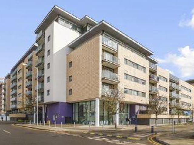 1 Bedrooms Flat for sale in Albert Basin Way, London E16