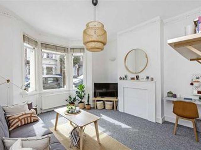 1 Bedrooms Flat for sale in Aliwal Road, Battersea SW11