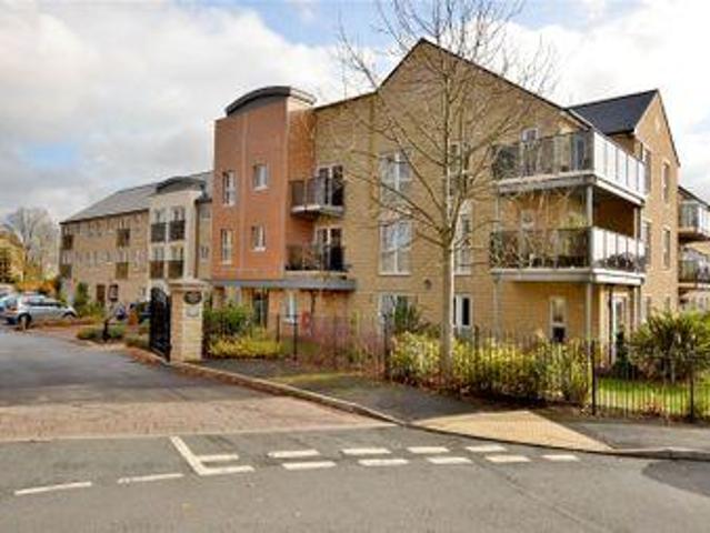 1 Bedrooms Flat for sale in Apartment 23, Thackrah Court, 1 Squirrel Way, Leeds, West Yorkshire LS17