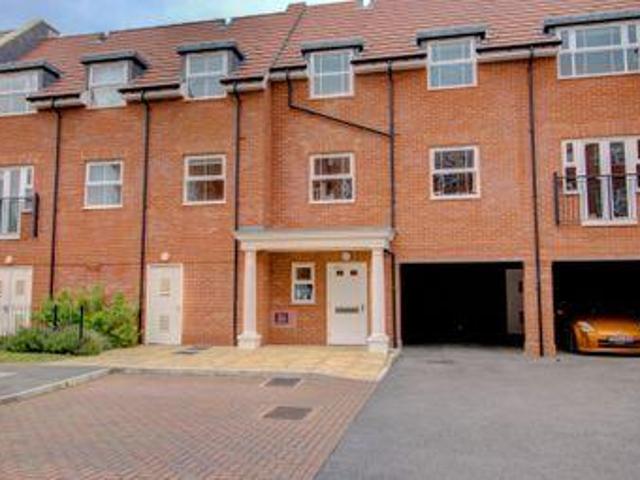 1 Bedrooms Flat for sale in Ashville Way, Wokingham RG41