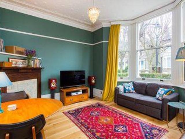 1 Bedrooms Flat for sale in Avenue Crescent, London W3