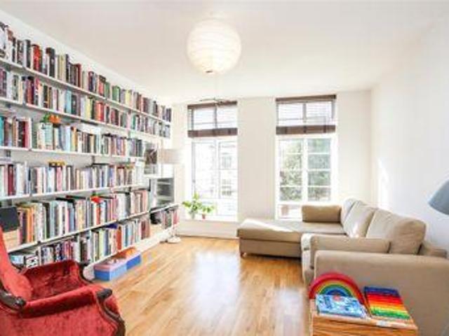 1 Bedrooms Flat for sale in Axminster Road, London N7
