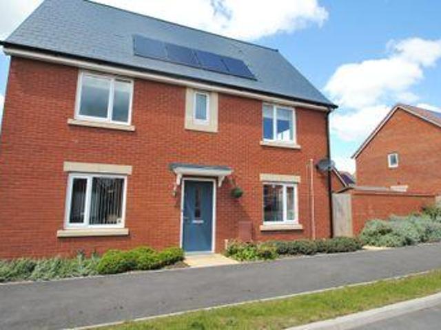 1 Bedrooms Flat for sale in Barleyfields Avenue, Bishops Cleeve GL52