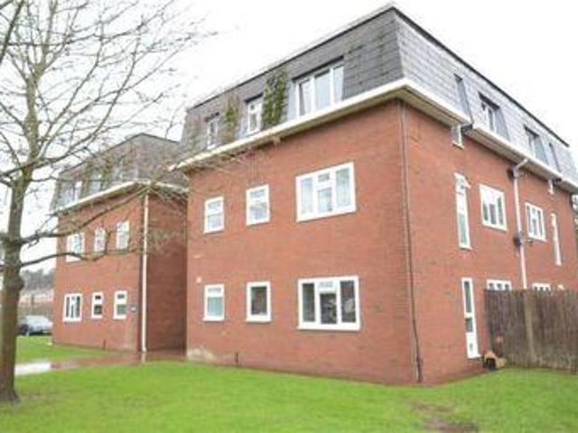 1 Bedrooms Flat for sale in Bartons Way, Farnborough, Hampshire GU14