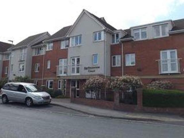 1 Bedrooms Flat for sale in Bartholomew Court, Bradshaw Lane, Warrington, Cheshire WA4