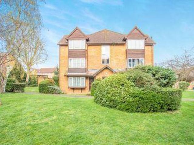 1 Bedrooms Flat for sale in Beaumaris Green, Pendragon Walk, London, Uk NW9