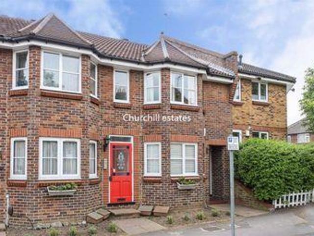 1 Bedrooms Flat for sale in Beechcroft Road, London E18