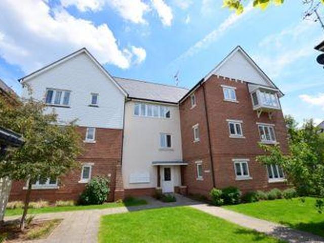 1 Bedrooms Flat for sale in Birches House, Alder Court, Fleet GU51