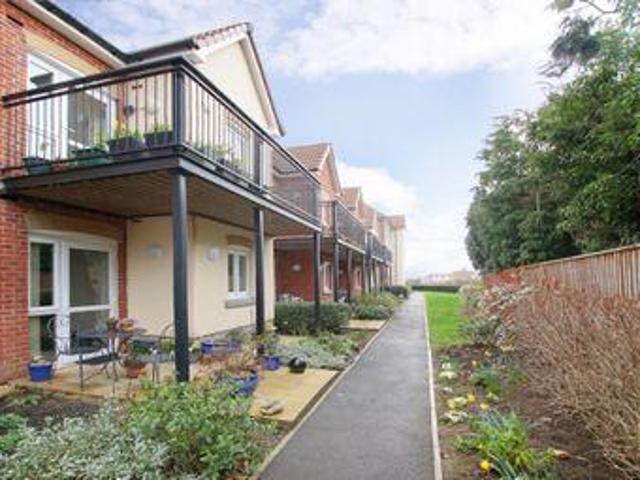 1 Bedrooms Flat for sale in Blue Cedar Close, Yate, Bristol BS37