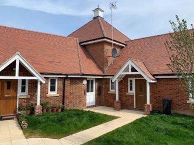 1 Bedrooms Flat for sale in Bloswood Lane Pipkin Gardens, Whitchurch RG28