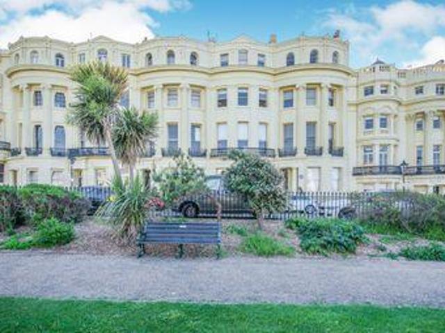 1 Bedrooms Flat for sale in Brunswick Square, Hove BN3