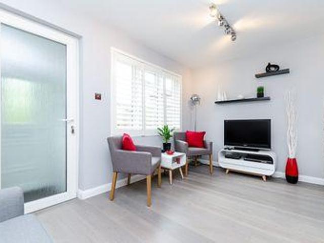1 Bedrooms Flat for sale in Brangwyn Crescent, Colliers Wood, London SW19