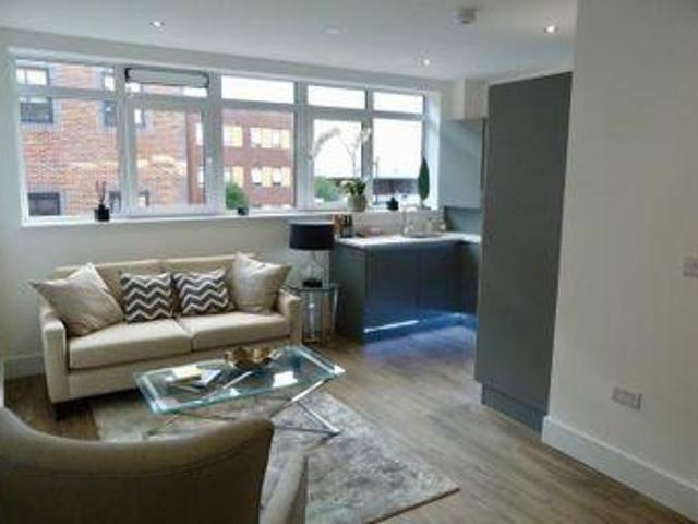 1 Bedrooms Flat for sale in Bridge Street, High Wycombe HP11
