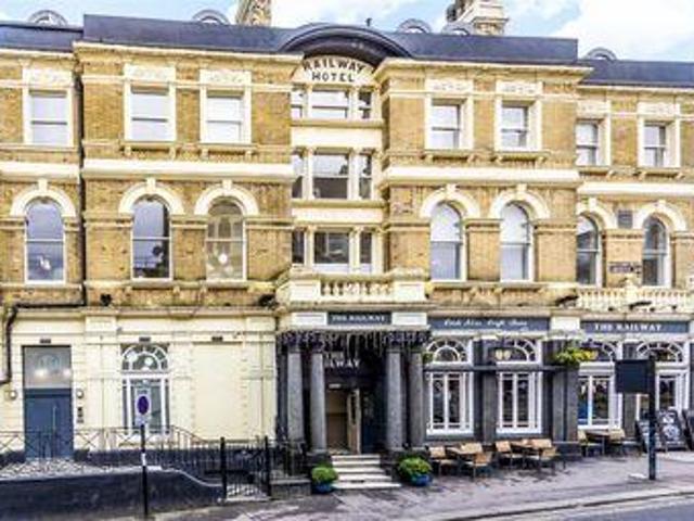 1 Bedrooms Flat for sale in Broadwell Parade, Broadhurst Gardens, London NW6
