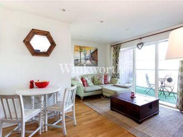 1 Bedrooms Flat for sale in Goshawk Court, 5 Shearwater Drive, London NW9