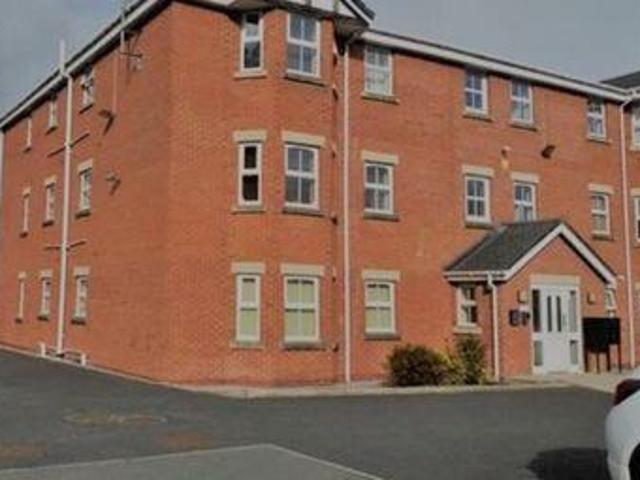 1 Bedrooms Flat for sale in Garden Vale Leigh, Lancashire WN7