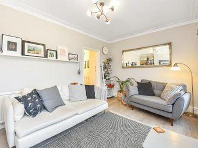 1 Bedrooms Flat for sale in Garratt Lane, London SW17