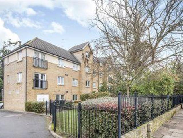 1 Bedrooms Flat for sale in Glade Court, 65 Harefield Road, Uxbridge, Middlesex UB8