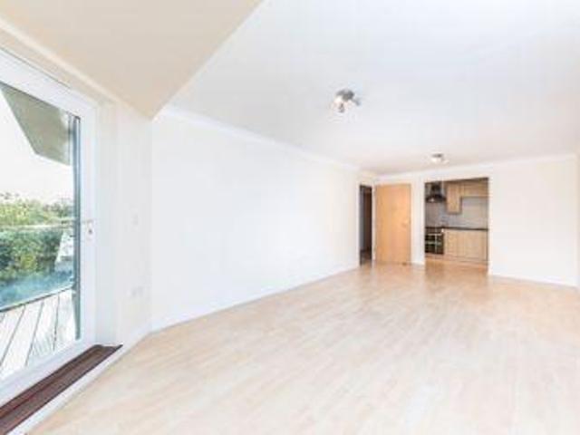 1 Bedrooms Flat for sale in Glebelands Close, North Finchely N12