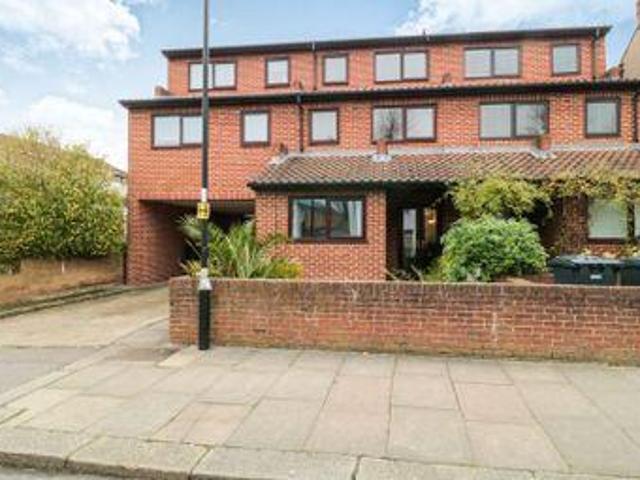 1 Bedrooms Flat for sale in Graeme Road, Enfield EN1
