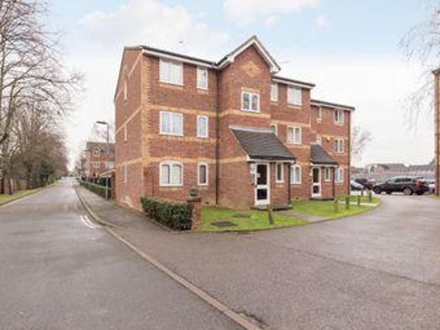 1 Bedrooms Flat for sale in Greenslade Road, Barking IG11