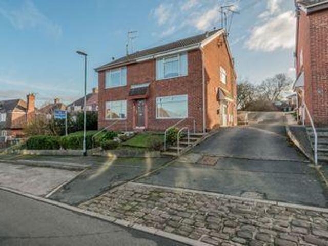 1 Bedrooms Flat for sale in Daffil Grove, Churwell LS27