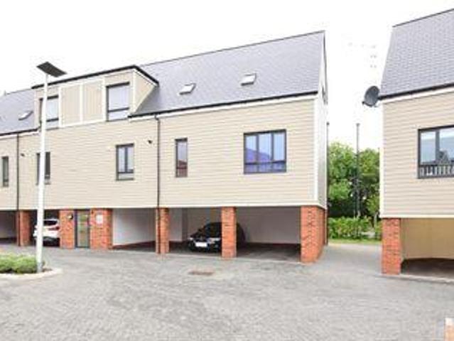 1 Bedrooms Flat for sale in Dakota Drive, Chatham, Kent ME4