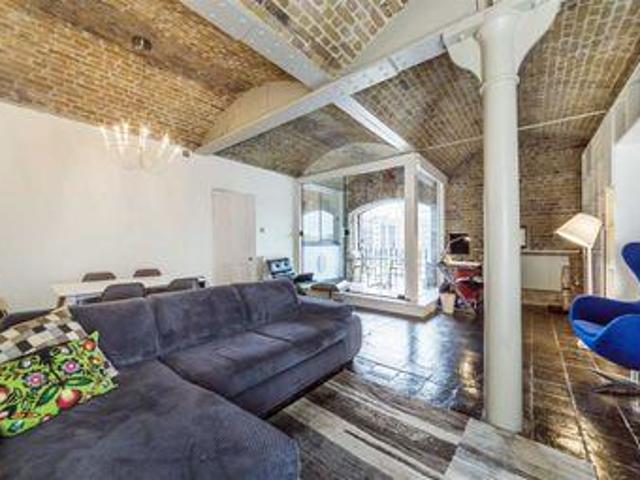 1 Bedrooms Flat for sale in East Smithfield, London E1W