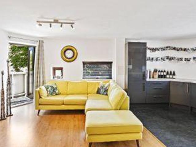 1 Bedrooms Flat for sale in Eden Way, Bow, London E3