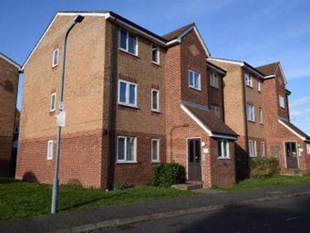1 Bedrooms Flat for sale in Express Drive, Goodmayes, Ilford IG3