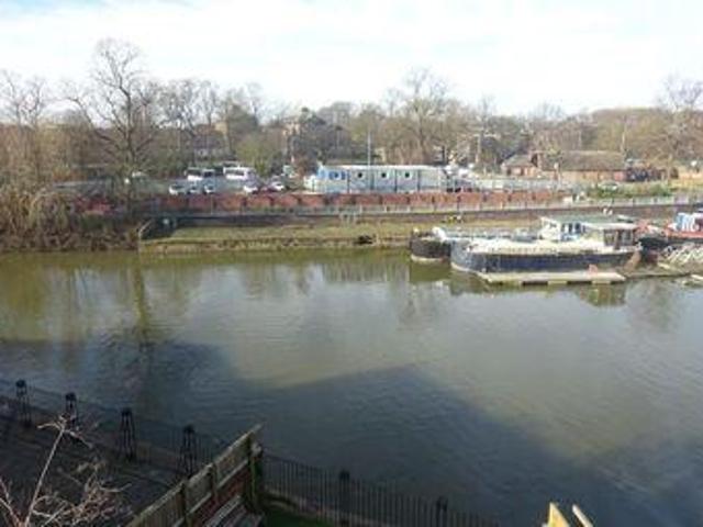 1 Bedrooms Flat for sale in Fewster Way, Fishergate, York YO10