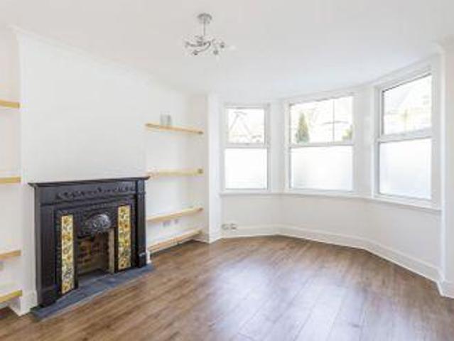 1 Bedrooms Flat for sale in Ferme Park Road, London N8