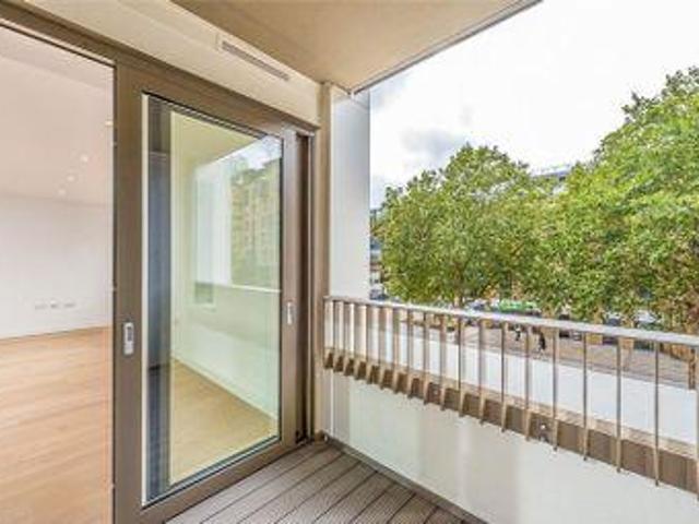 1 Bedrooms Flat for sale in Ferraro House, 149 Walworth Road, Elephant Park SE17