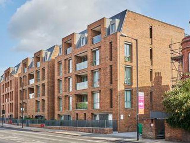 1 Bedrooms Flat for sale in Finchley Road, London NW3