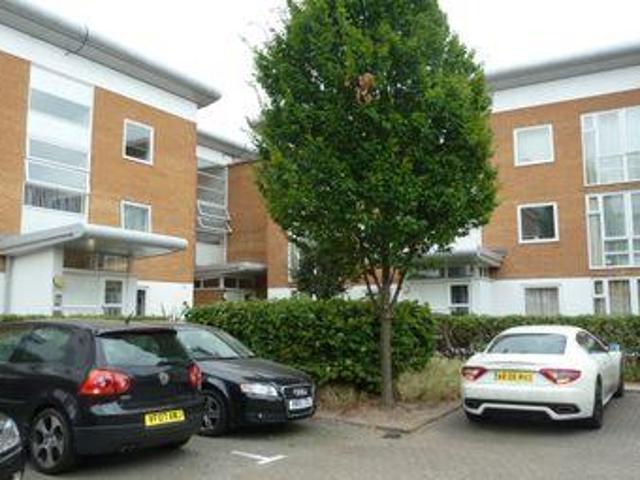 1 Bedrooms Flat for sale in Fishguard Way, London E16