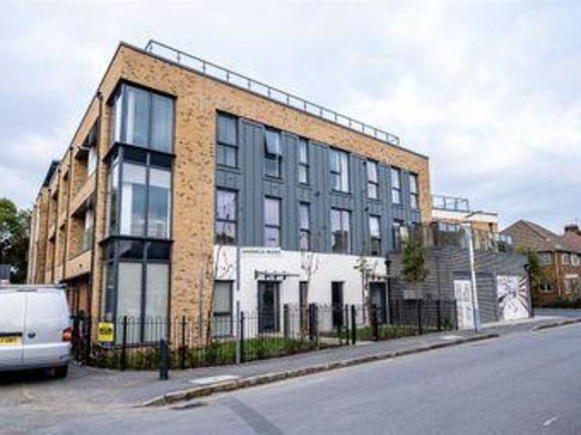 1 Bedrooms Flat for sale in Kitchener House, West Drayton, Middlesex UB7