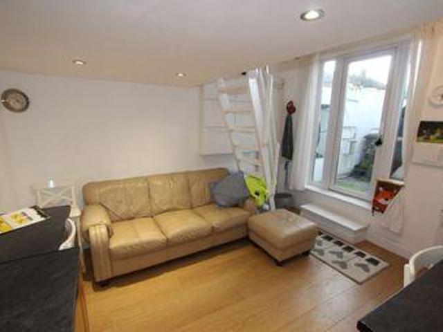1 Bedrooms Flat for sale in Kimberley Gardens, London N4