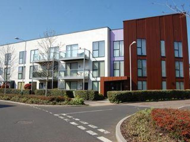 1 Bedrooms Flat for sale in Kings Park, Harold Wood RM3