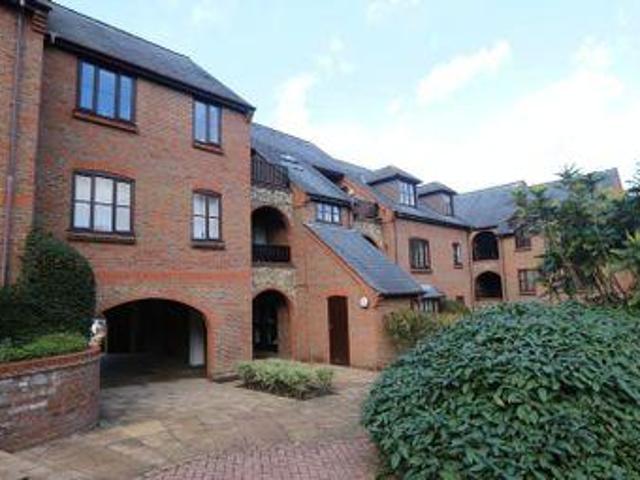1 Bedrooms Flat for sale in Kingsmead Road, High Wycombe HP11