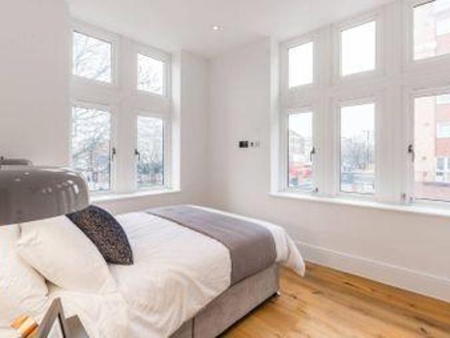 1 Bedrooms Flat for sale in Holloway Road, Holloway, London N7