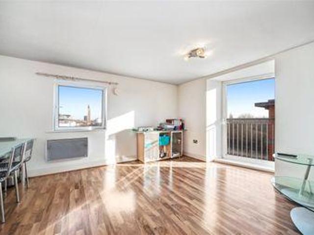 1 Bedrooms Flat for sale in Holland Gardens, Brentford TW8