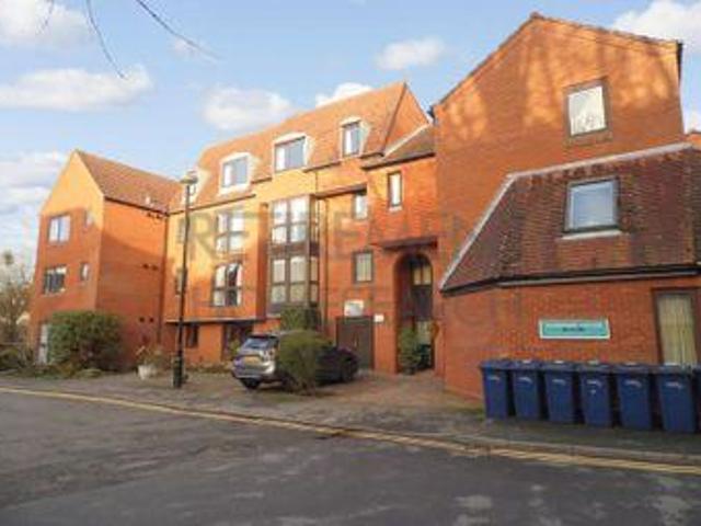 1 Bedrooms Flat for sale in Homepark House, Farnham GU9