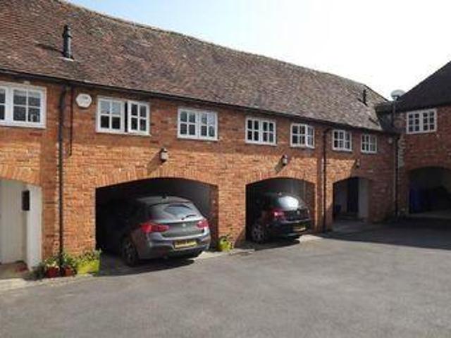 1 Bedrooms Flat for sale in Hook, Hampshire RG29