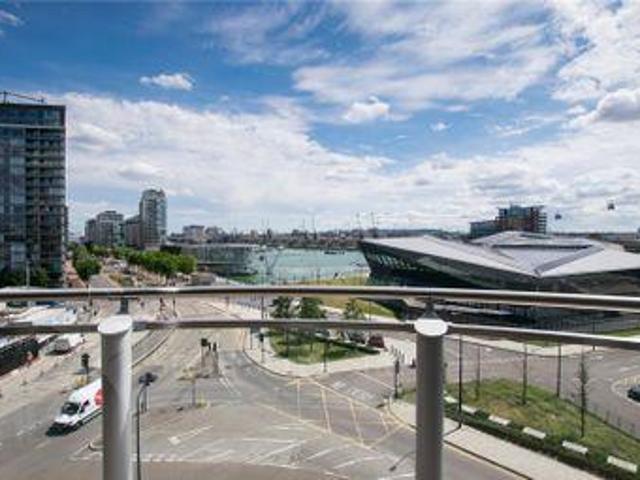 1 Bedrooms Flat for sale in Hoola, 3 Tidal Basin Road, Royal Docks, London E16