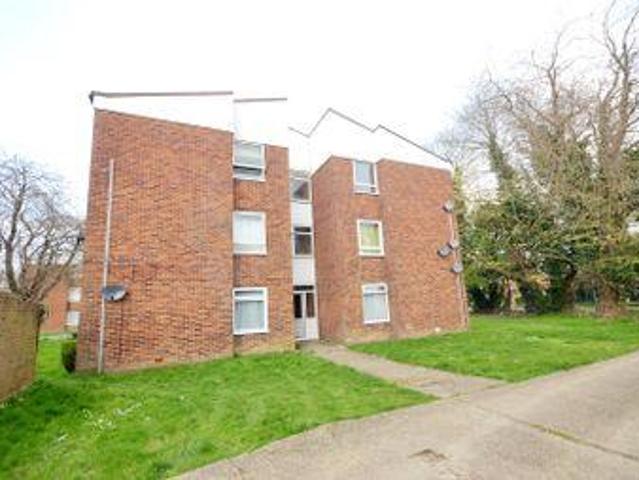1 Bedrooms Flat for sale in Horley, Surrey RH6