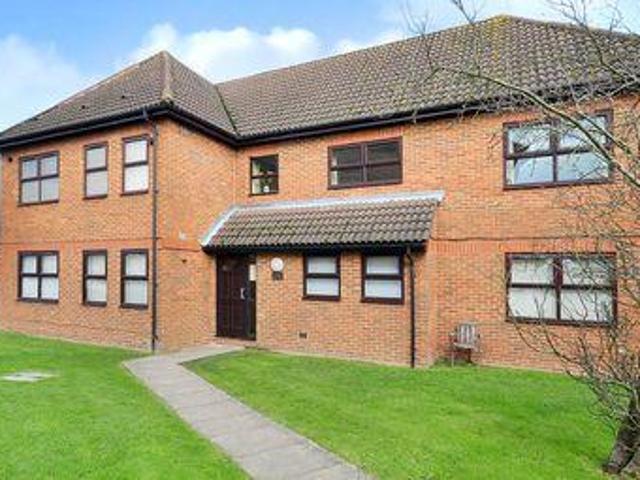 1 Bedrooms Flat for sale in Horley, Surrey RH6