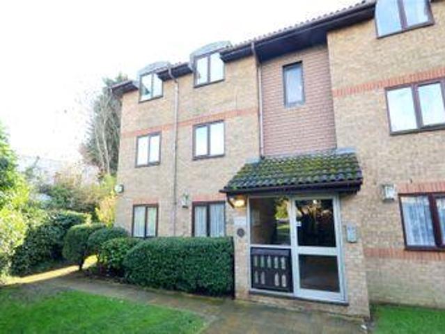1 Bedrooms Flat for sale in Horley, Surrey RH6