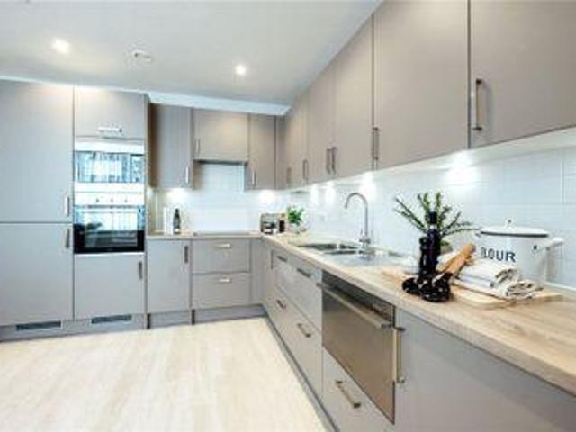 1 Bedrooms Flat for sale in Horsell GU21