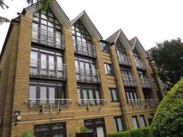 1 Bedrooms Flat for sale in Hamilton Square Sandringham Gardens, North Finchley N12