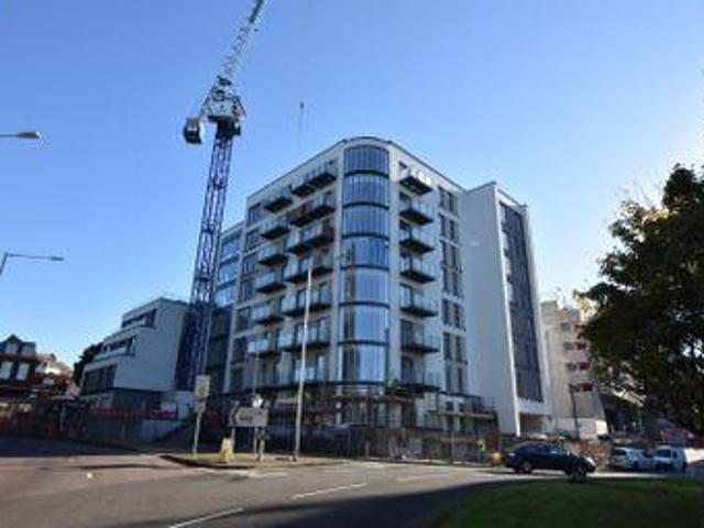 1 Bedrooms Flat for sale in Harefield Road, Uxbridge UB8